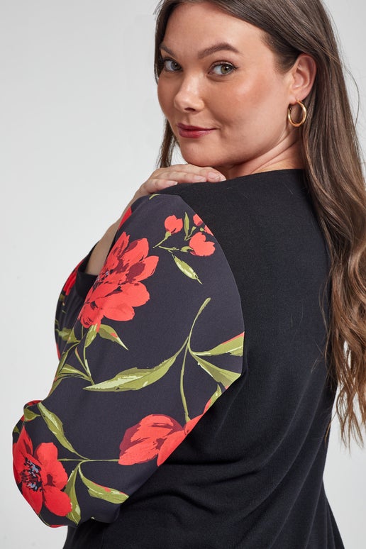 Floral Slv Vee Neck Top in BLKRED | TOPS / Casual